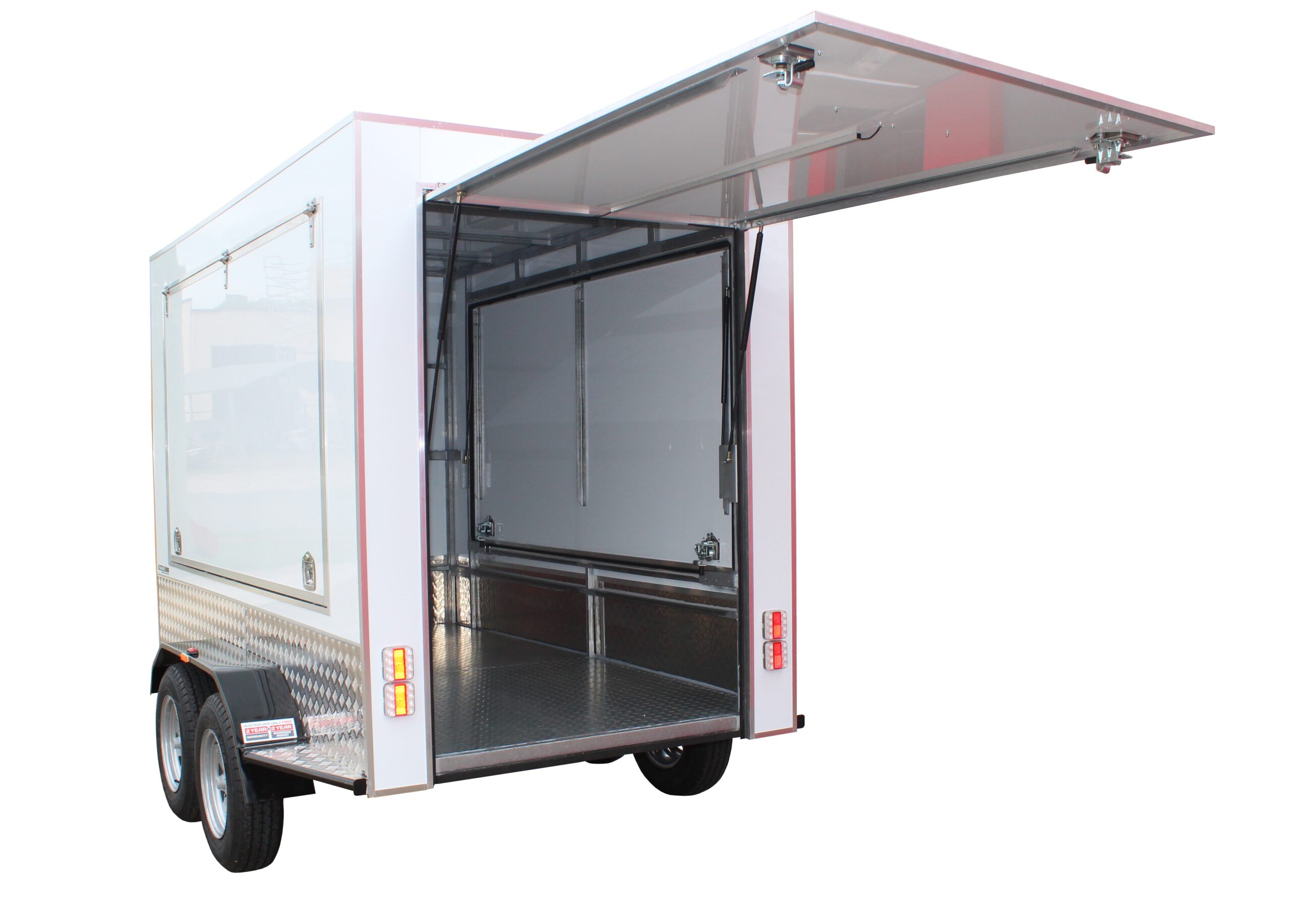 Large Enclosed Trailers | Trailers 2000