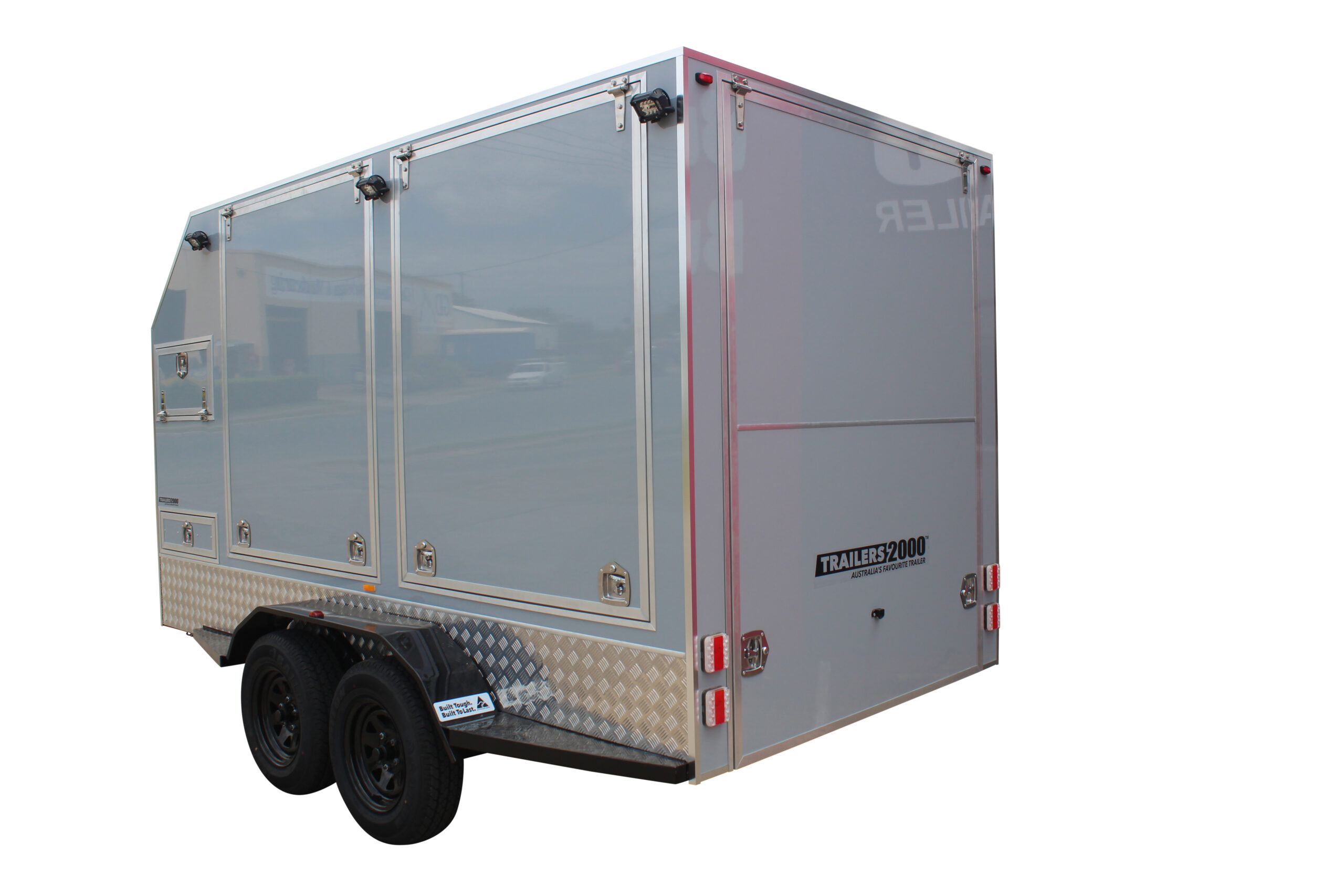 Large Enclosed Trailers | Trailers 2000